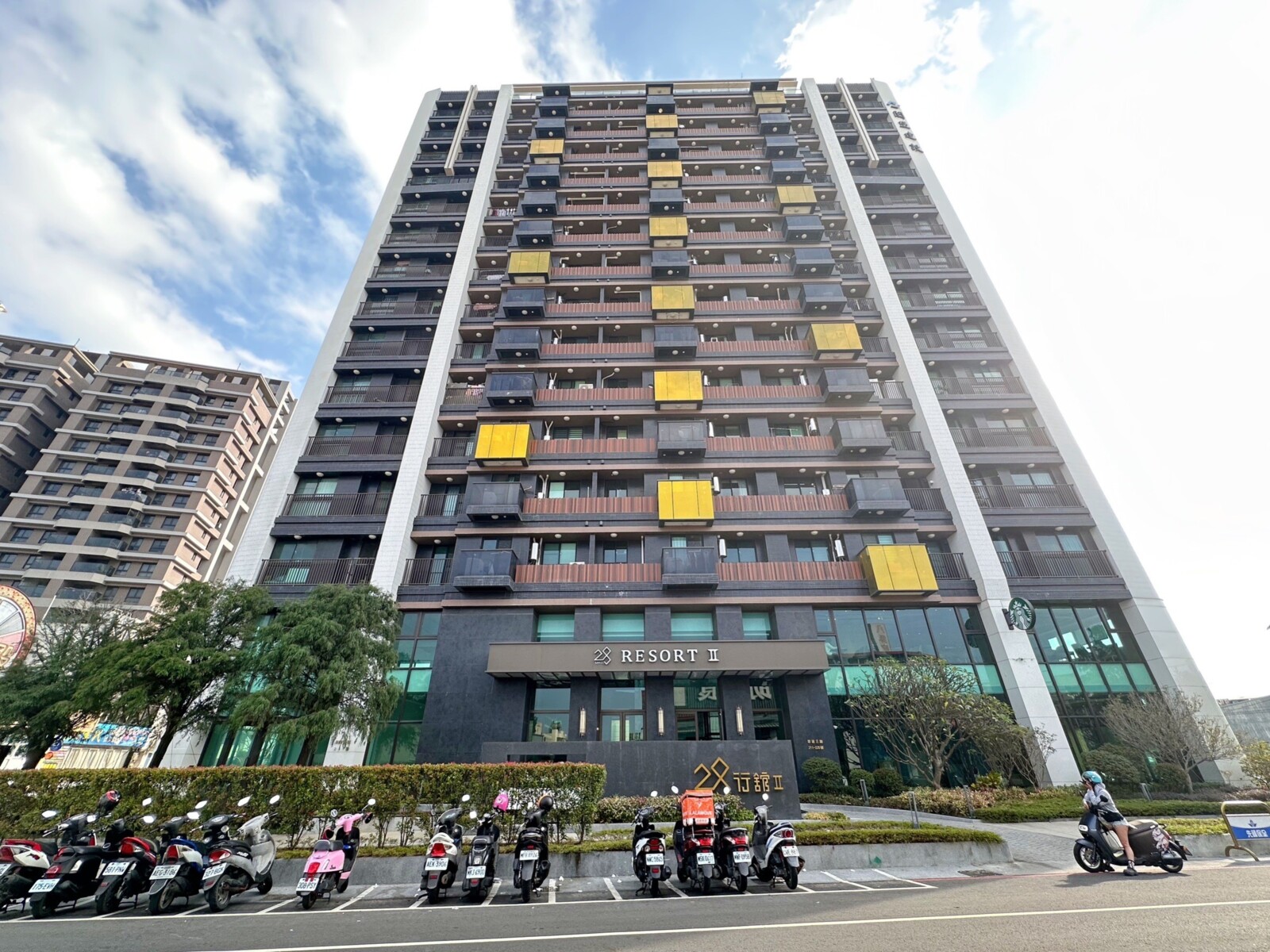 28行舘no2高雄市仁武區京吉三路電梯大廈【住商韓保珠】八卦寮雅緻 2 房平車 房屋出售 樂屋網