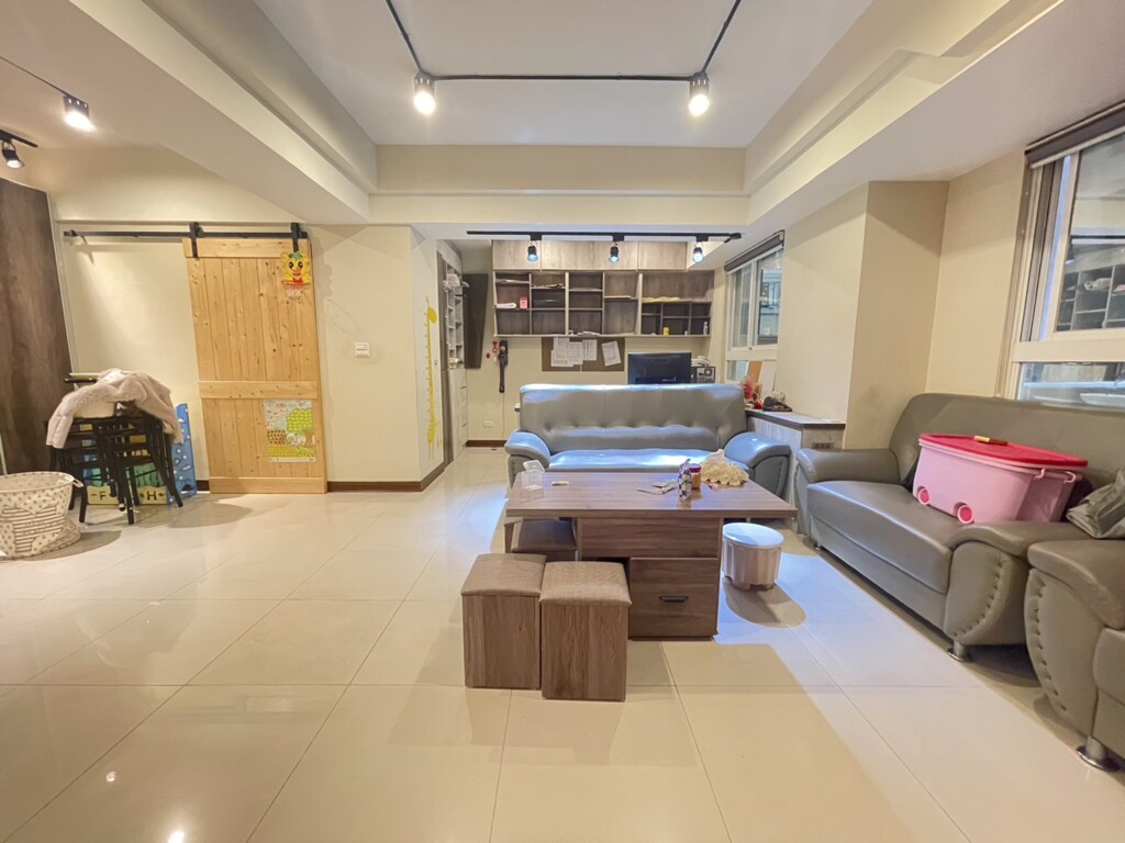 一品特區新北市泰山區仁愛路電梯大廈十八甲一品溫馨美妝三房車 房屋出售 樂屋網