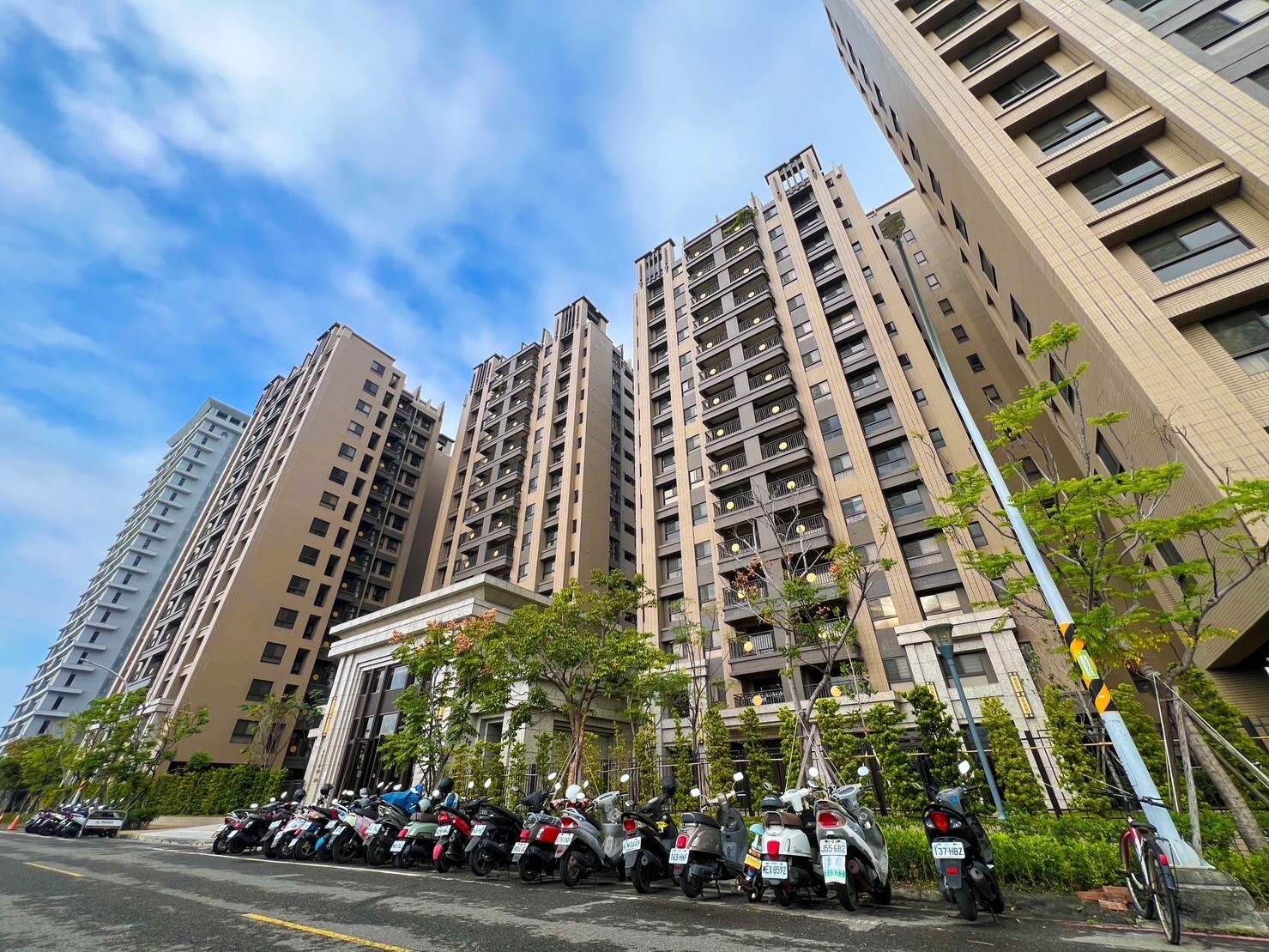 佳展大景台南市安南區永續三街電梯大廈「安南」 ️九份子大景丨美裝潢雅致3房平車 ️安南 房屋出售 樂屋網