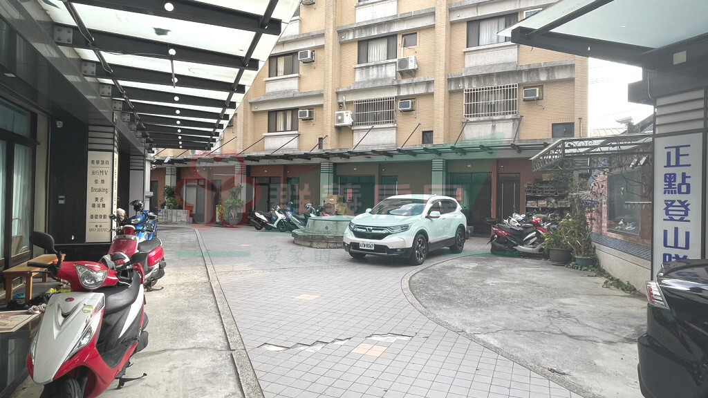 台中市沙鹿區北中一街店面靜宜大街高投報9套別墅 房屋出售 樂屋網