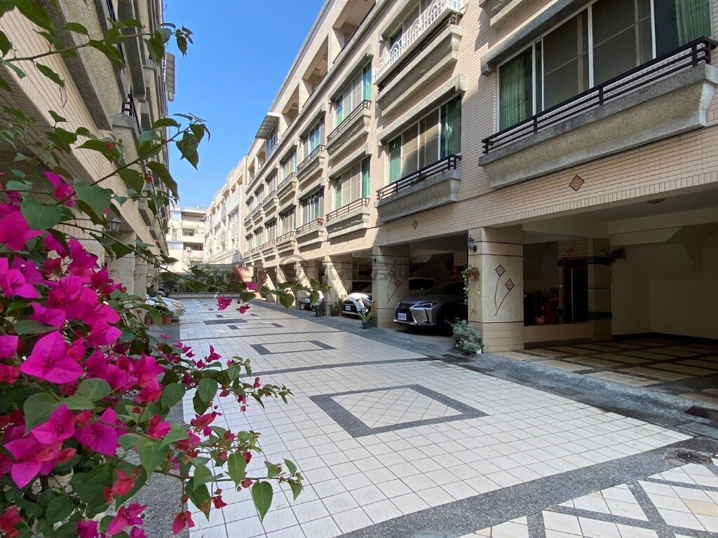 高雄市楠梓區清豐路透天厝楠梓土庫家樂福高科大社區車墅透天楠梓高中 房屋出售 樂屋網