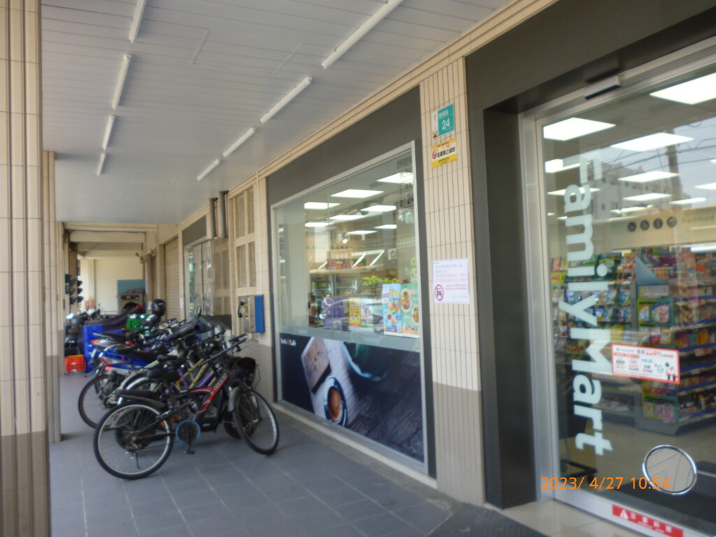 台南市仁德區德南路店面仁德區德南國小三角窗大店面 房屋出售 樂屋網