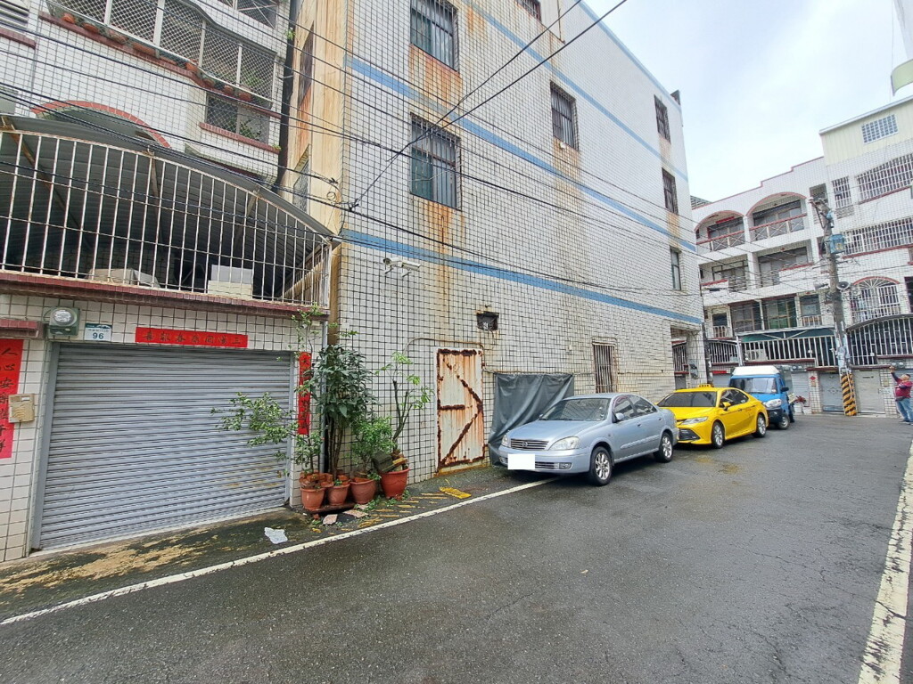 高雄市梓官區中崙路透天厝梓官中崙明亮大邊間騎樓透天~增建滿需大整理 房屋出售 樂屋網