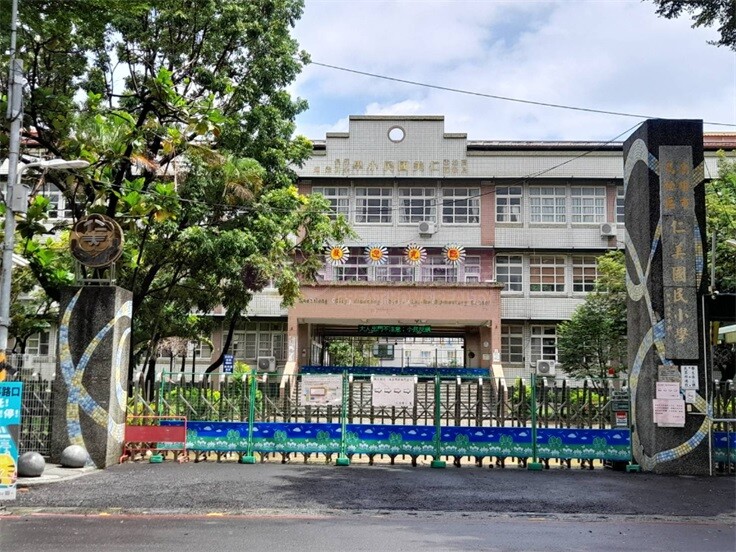 透天厝鳥松仁美國小旁買地送屋高雄市鳥松區二二二四仁美段 樂屋網 土地買賣