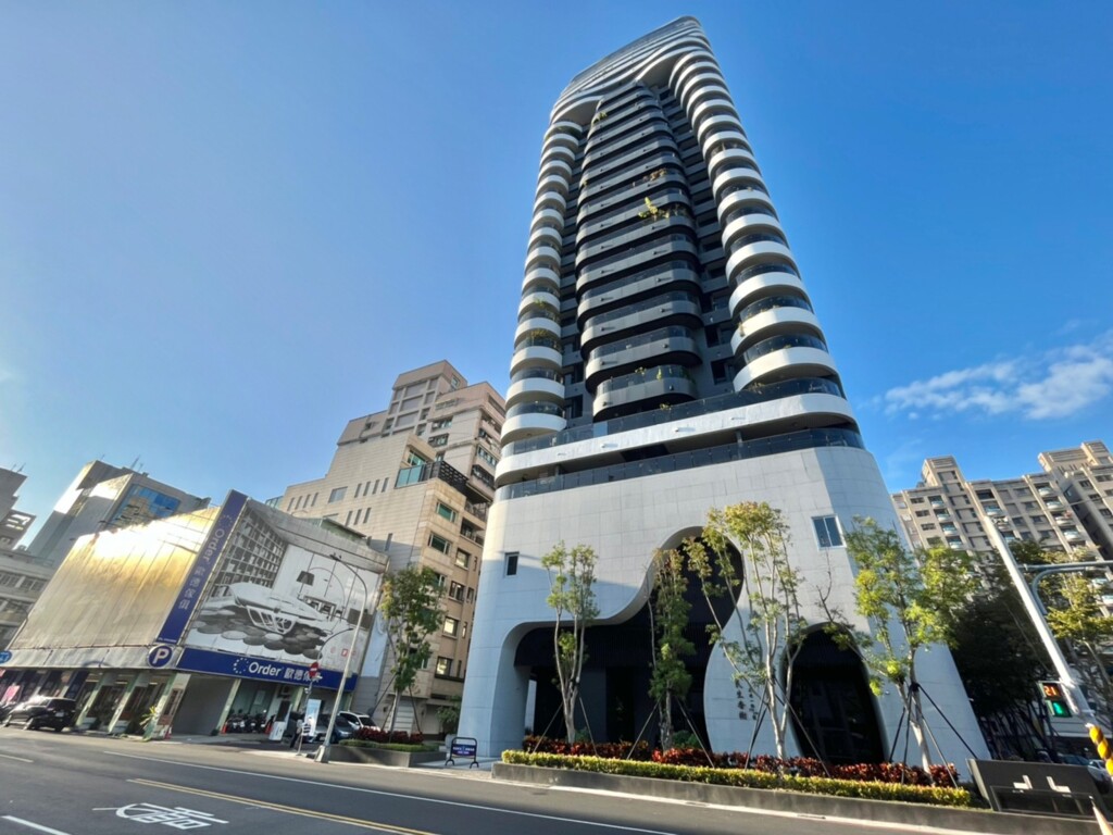民生香榭高雄市前金區大同一路電梯大廈前金區民生香榭次高樓層兩房車位 房屋出售 樂屋網
