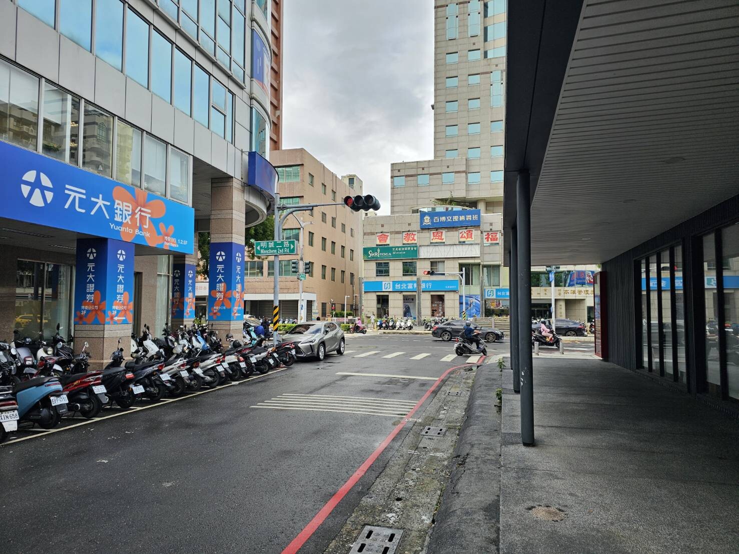明誠自由商圈近義享店面公寓1夾2 高雄市左營區買房子、房屋出售 樂屋網