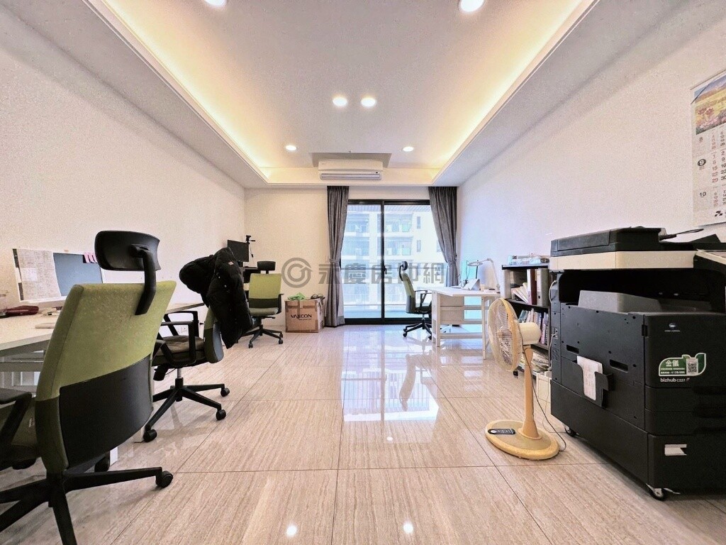 曙光之旅2台中市太平區育賢路電梯大廈稀有！鉅虹曙光之旅2四房雙平車視野戶 房屋出售 樂屋網