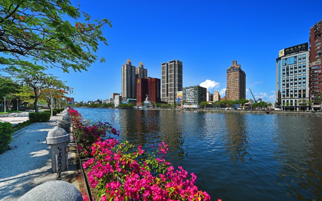 愛情河左岸高雄市前金區河東路電梯大廈【預售屋】高雄愛河畔首席精品宅．愛情河左岸 房屋出售 樂屋網