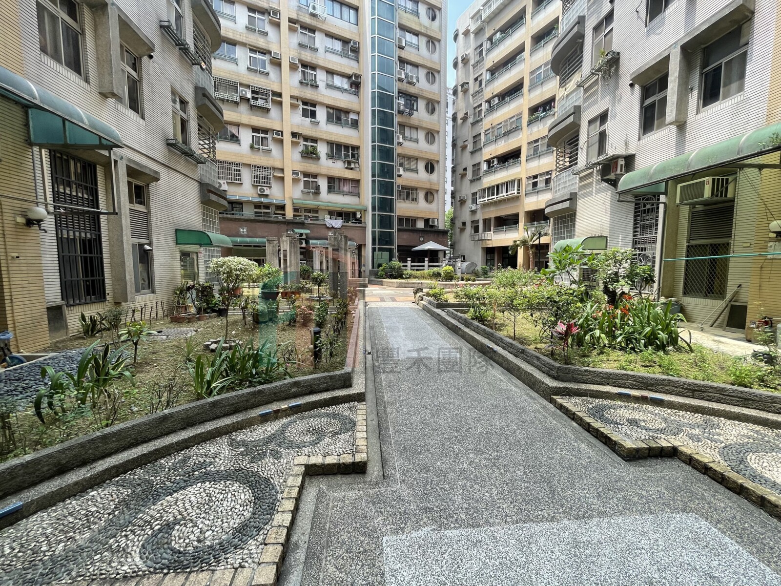 麗芝寶麗之寶桃園市平鎮區興華街電梯大廈平興國小電梯四房平面車位 房屋出售 樂屋網