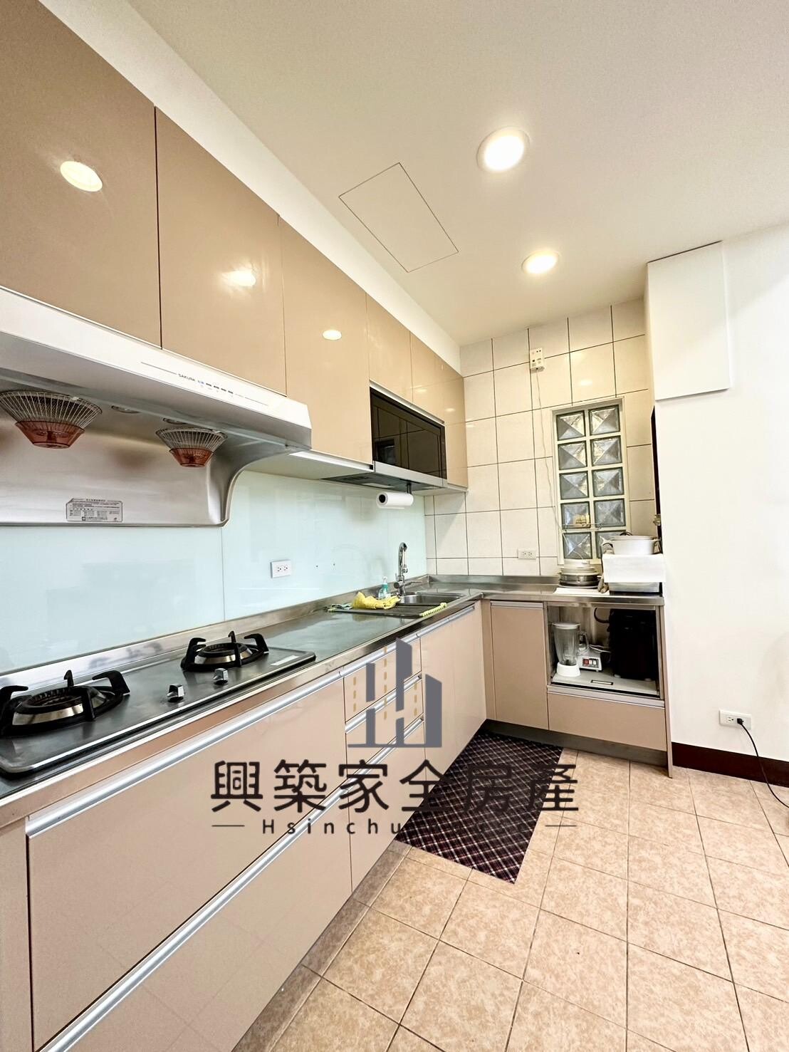 新竹市東區東南街電梯大廈e 新竹後站|南大商圈大31房|平車 房屋出租 樂屋網