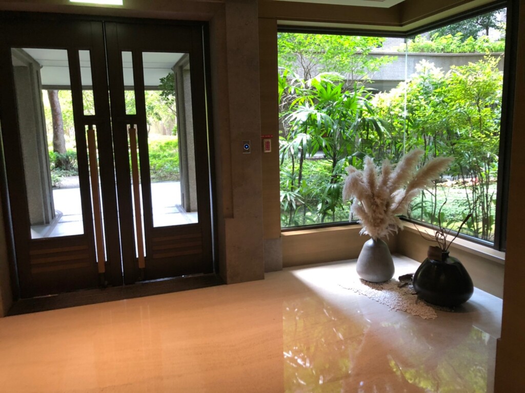 龍寶品臻邸台中市西區五權西路一段電梯大廈★龍寶品臻邸朝南視野戶雙車★ 房屋出售 樂屋網
