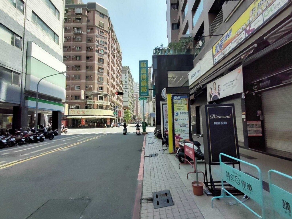 R14巨蛋瑞豐商圈|低總價店面|只剩一間 高雄市鼓山區城市光宴買房子、房屋出售 樂屋網