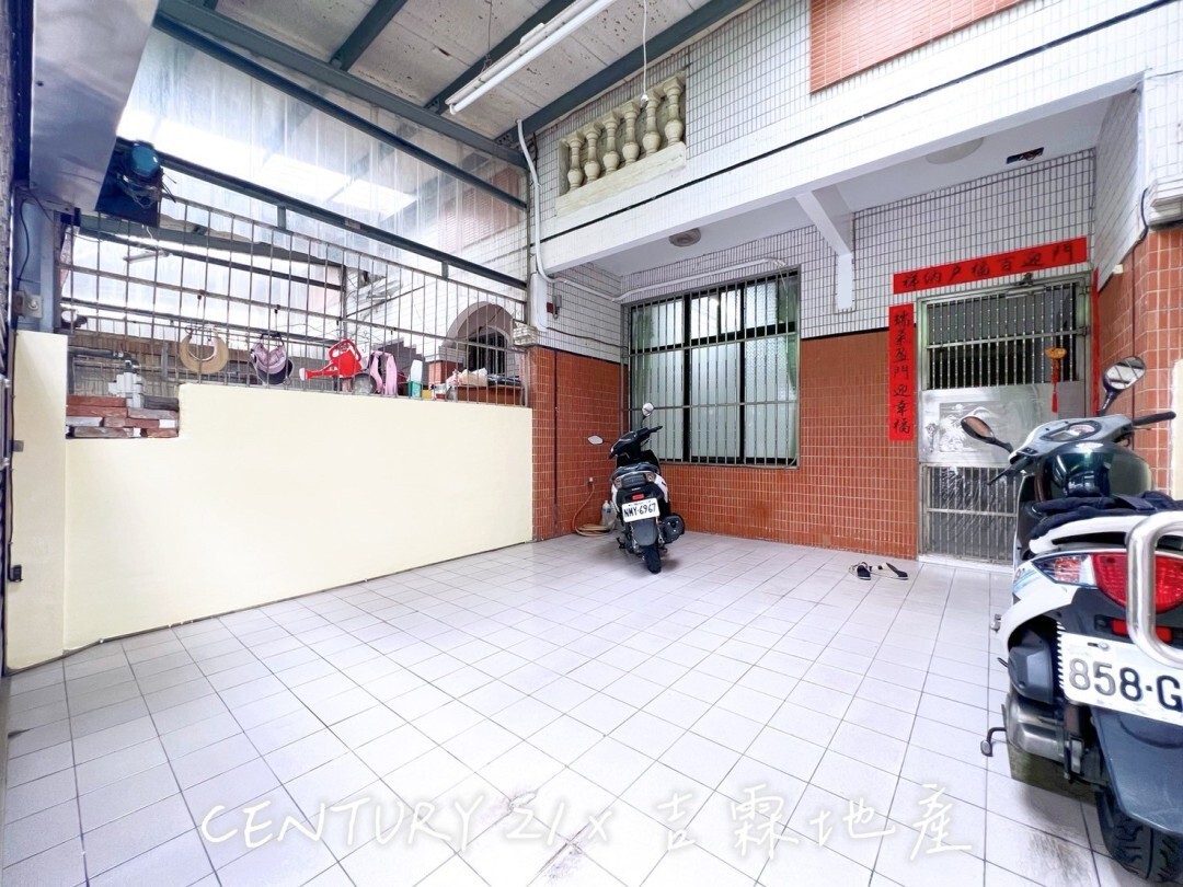 成功路家樂福車庫傳統格局透天自有前院可改雙車 台中市豐原區買房子、房屋出售 樂屋網