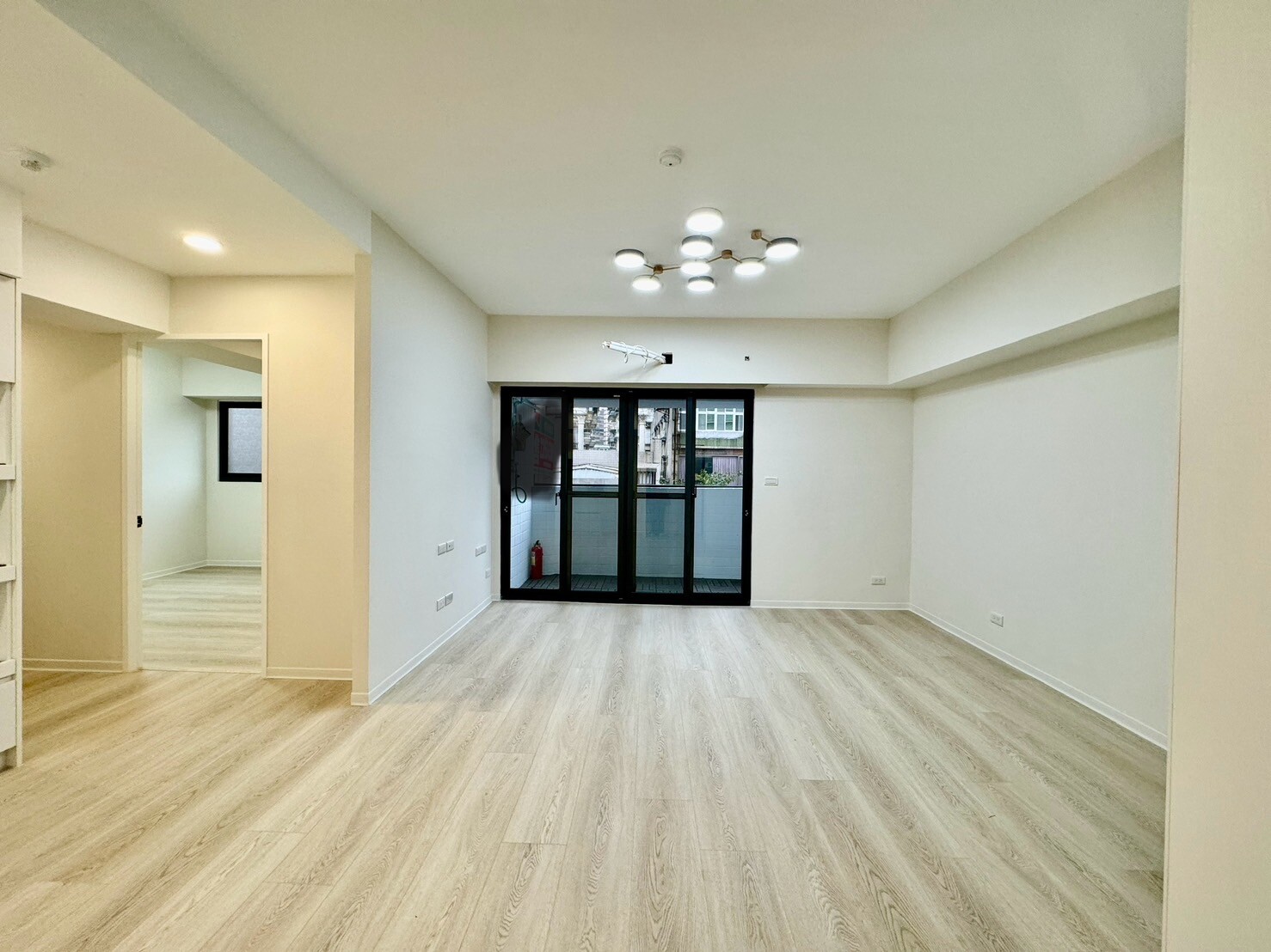 泰隆金站新北市土城區中央路二段電梯大廈泰隆金站★美妝~近土城捷運站~中央路二段~ 房屋出售 樂屋網