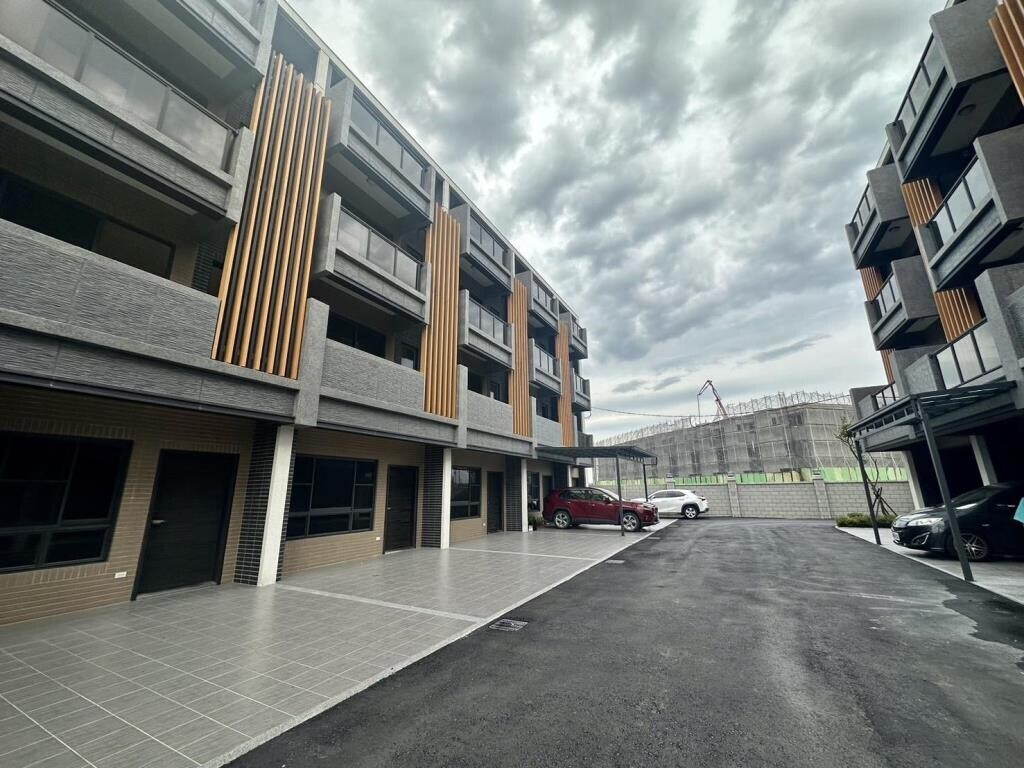 【向陽團隊】新屋全新雙車位美別墅 桃園市新屋區勤本月恆2買房子、房屋出售 樂屋網