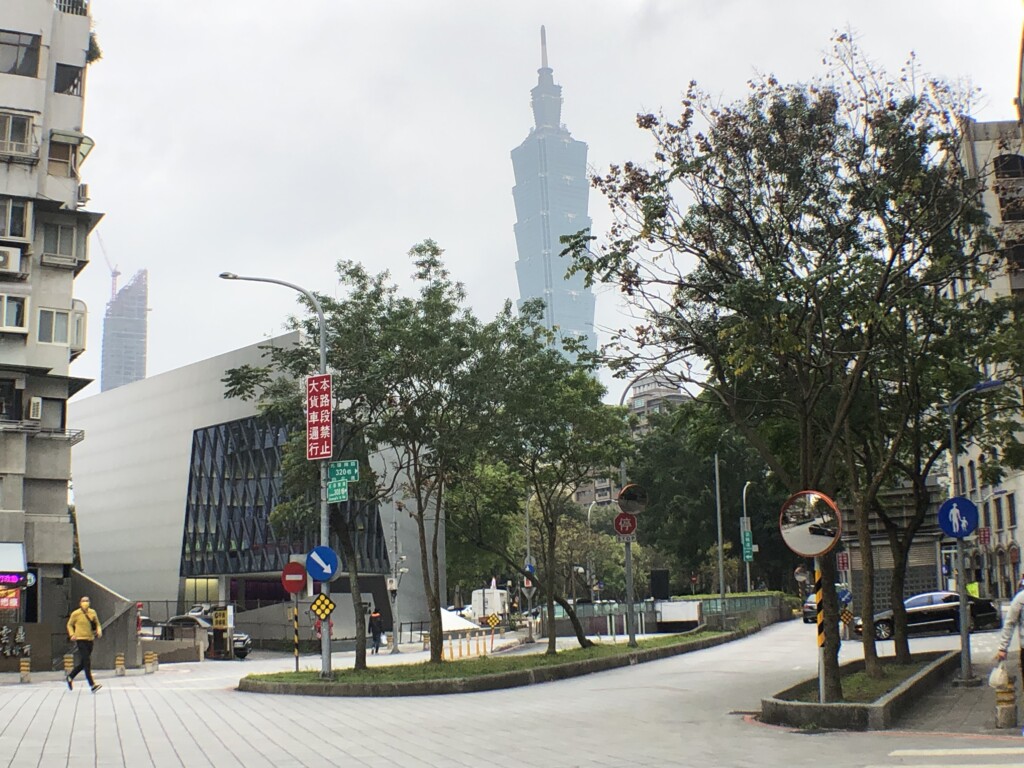 中山晴園a棟台北市大安區光復南路華廈國父紀念館捷運電梯管理華廈明星學區四房租金內附車位 房屋出租 樂屋網