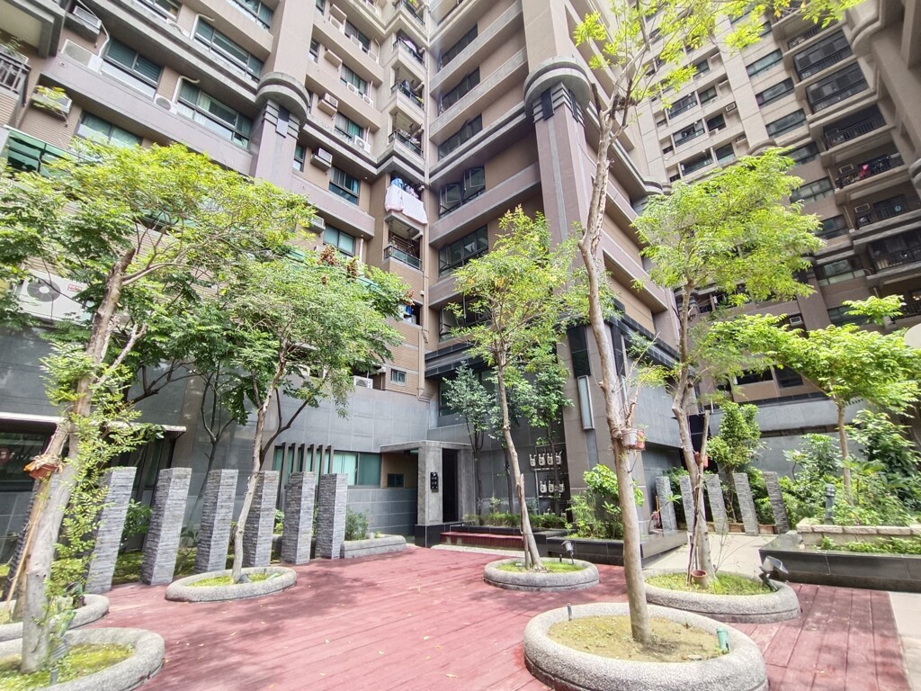 鳳揚高雄市鳳山區建國路三段電梯大廈專任文山特區鳳揚大坪數 房屋出售 樂屋網
