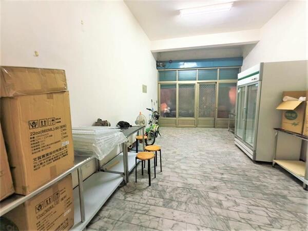 高雄市三民區灣復街專 鼎山商圈1樓店面輕軌灣仔內出租 樂屋網