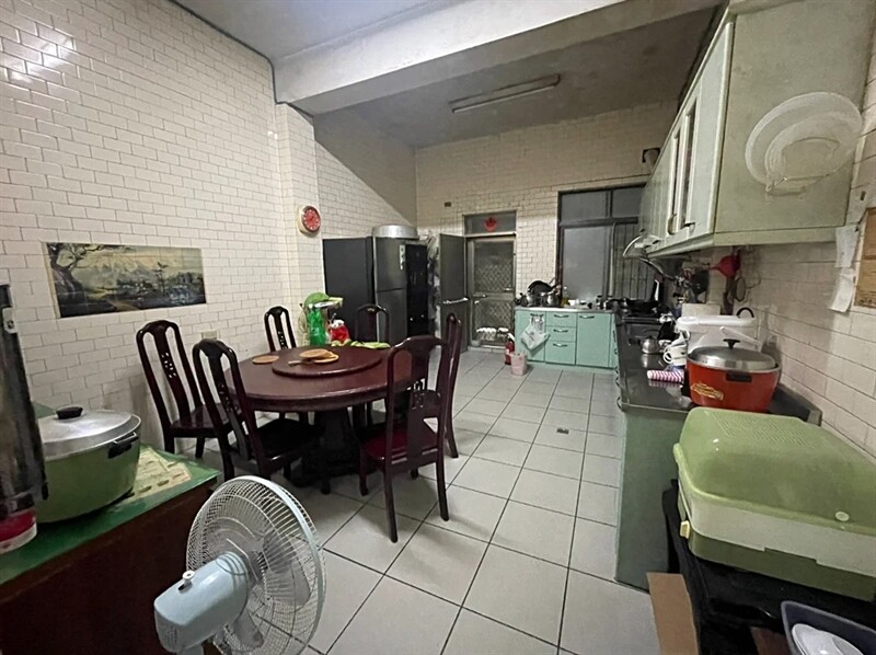 台中市西區五權西四街透天厝美術館綠園道可營登臨路透天 房屋出售 樂屋網