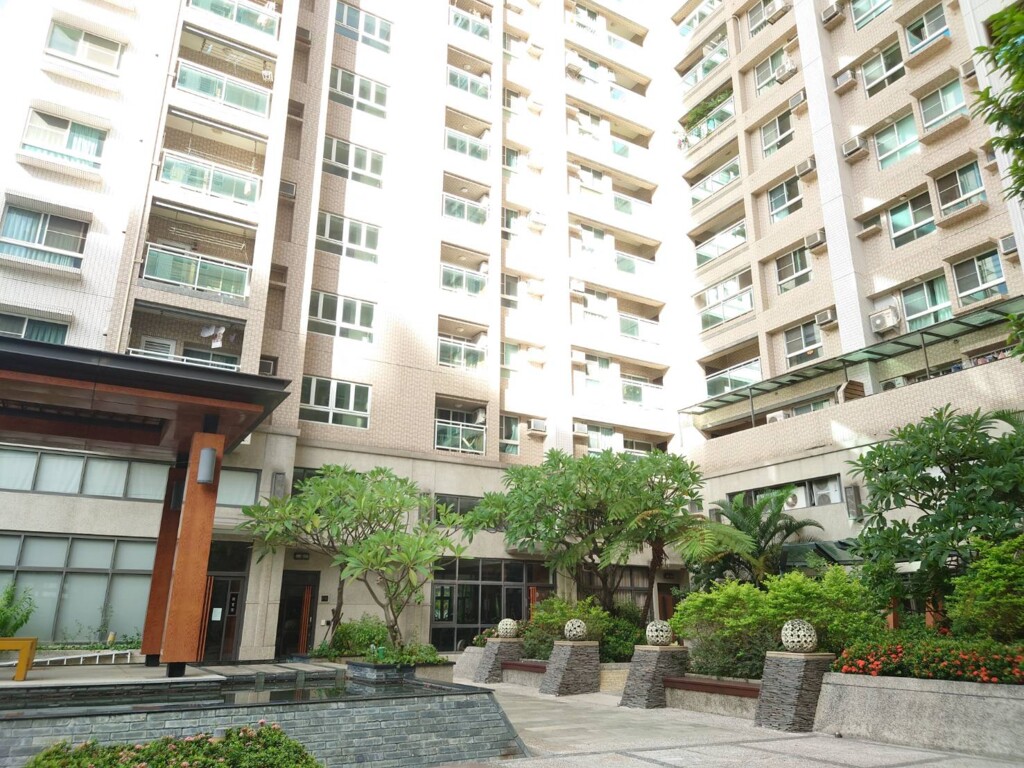 波堤高雄市鼓山區河西一路電梯大廈美術館特區邊間精品宅 2房1衛明亮純淨空間 房屋出租 樂屋網