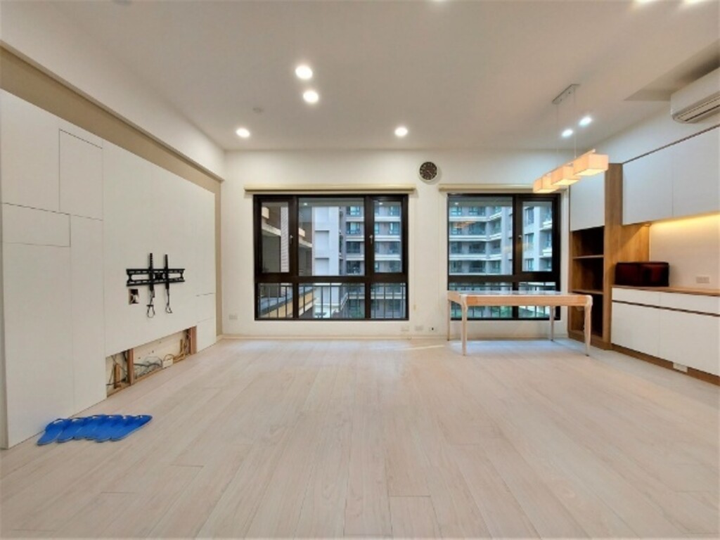 哲里新北市樹林區佳園路三段電梯大廈哲里明亮溫馨三房♥️黃琬庭☎️0987131268 房屋出售 樂屋網