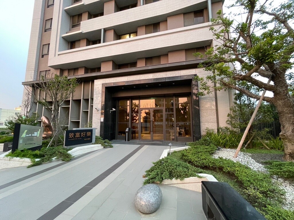 致富好樂台中市梧棲區中華路二段電梯大廈 ️輕屋齡兩房雙衛浴車位美廈 ️ 房屋出售 樂屋網