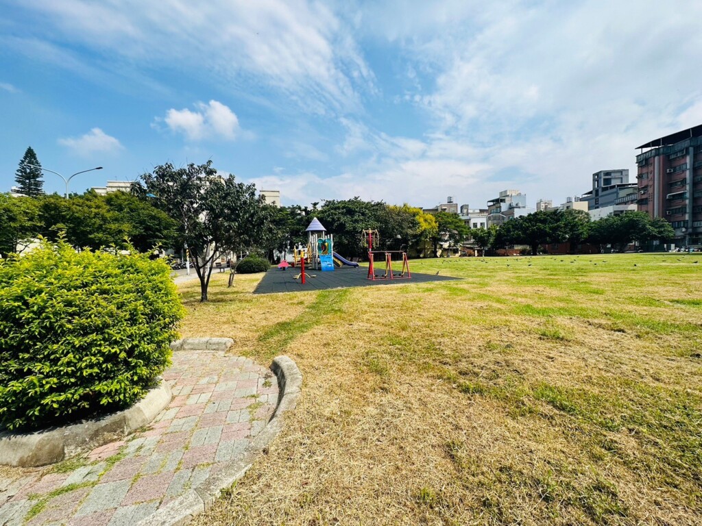 富貴天下新竹市北區北新街華廈富貴天下低總價面公園首購視野三房車位 房屋出售 樂屋網