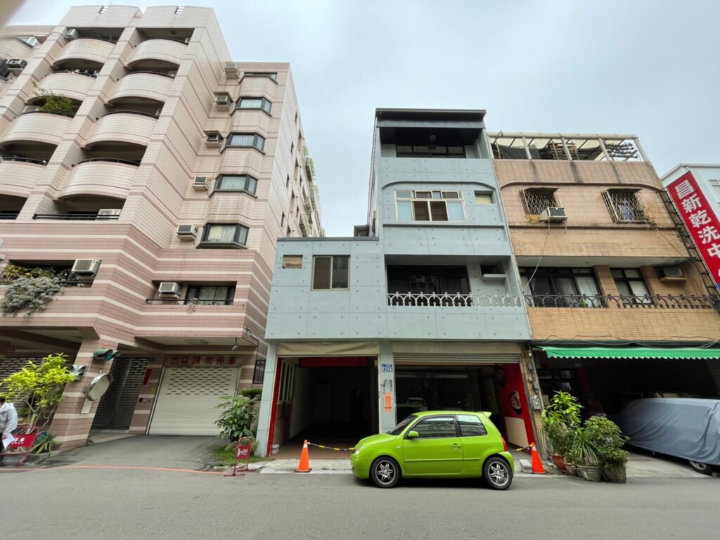 台中市西區大進街透天厝大墩十街黃昏市場旁88米大面寬室內超大金住店 房屋出租 樂屋網