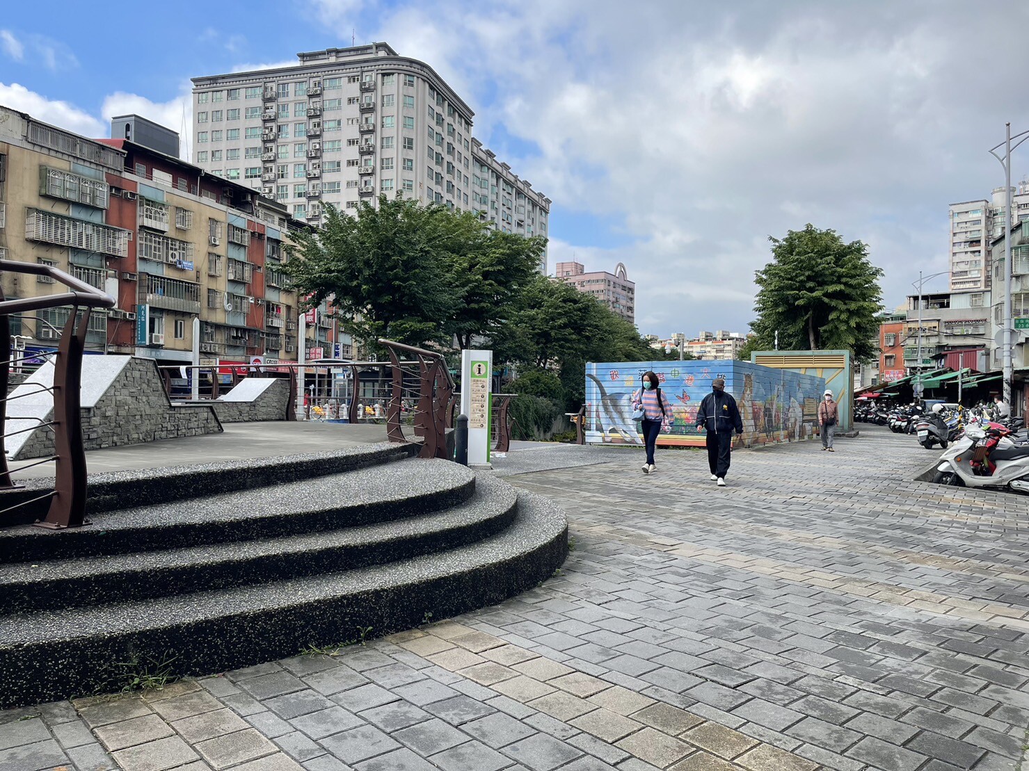 新北市新莊區中華路二段店面宏泰市場稀有店面釋出 房屋出售 樂屋網