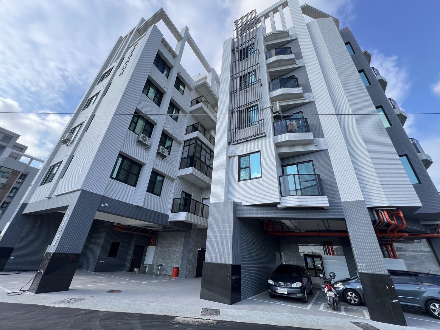岡山高醫樂購廣場全新三房平車 高雄市岡山區聚賢匯買房子 樂屋網