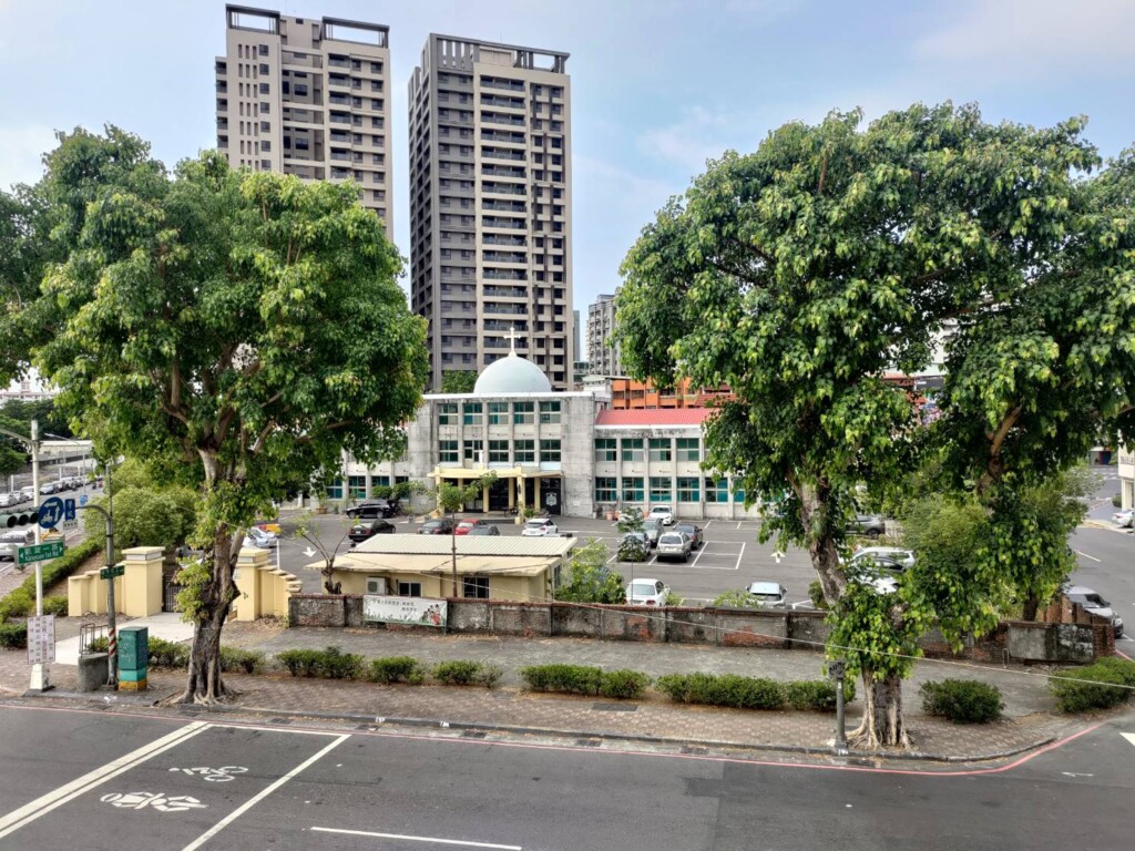 高雄市三民區建國一路電梯大廈好運價到【道明中學4房電梯華廈】汽車好停 房屋出租 樂屋網