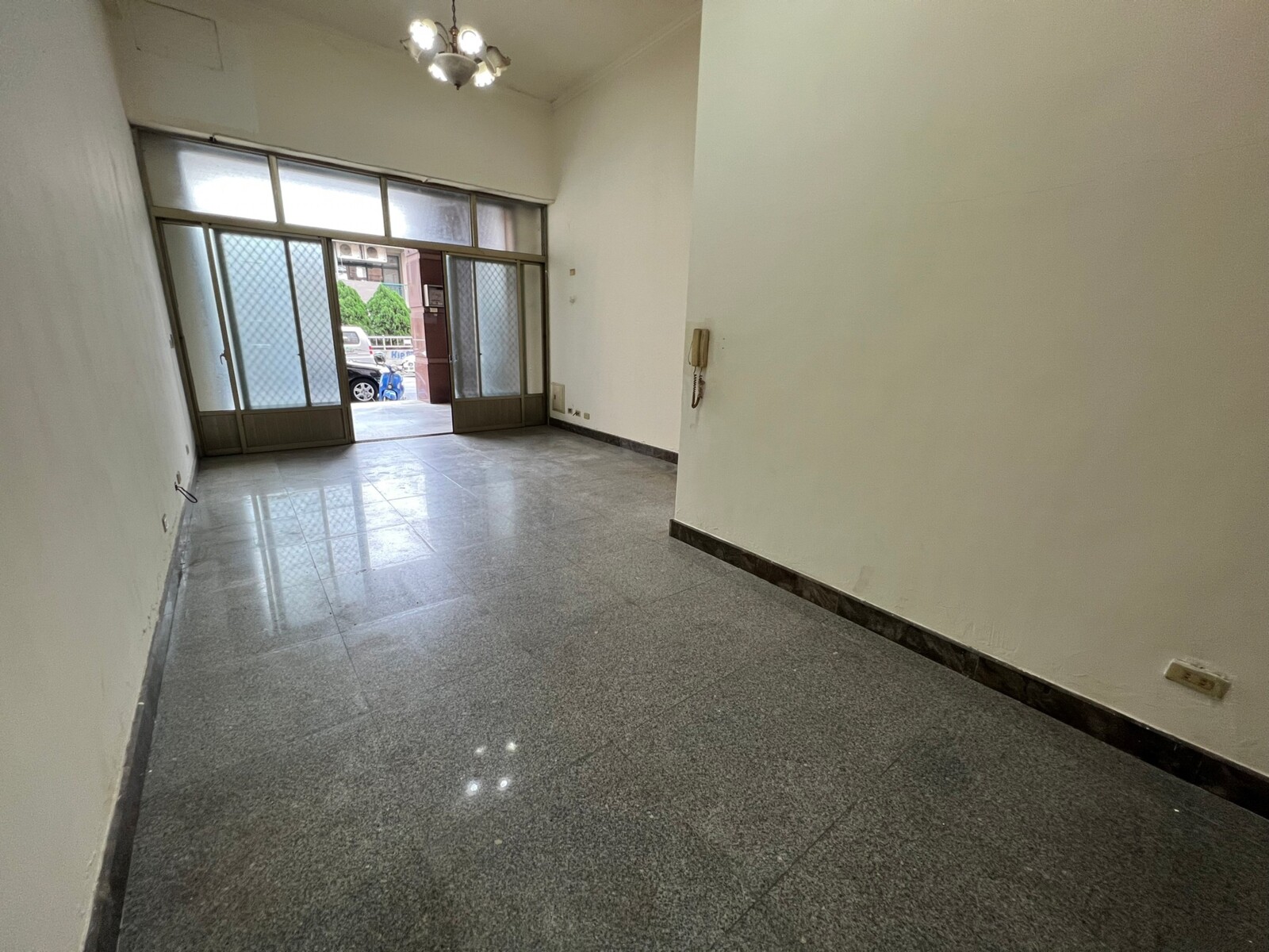 得意家族台中市南屯區春安三街電梯大廈南屯近學區12樓店住【附近超多建案人口聚集】 房屋出租 樂屋網