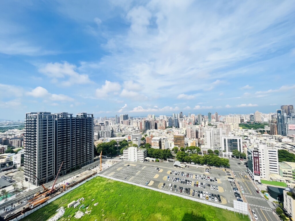 双城滙雙城匯高雄市鼓山區美術東四路電梯大廈蘇朋朋推薦 美術館典藏登峰樓中樓三平車豪邸 房屋出售 樂屋網