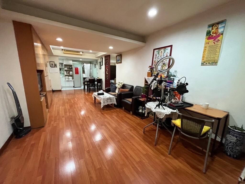 新北市汐止區明峰街電梯大廈鄰近金龍湖旁華廈3房2衛大空間~ 房屋出售 樂屋網