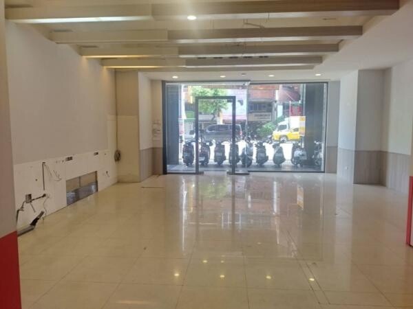 高雄市三民區建工路電梯大廈建工高醫捷運商圈20米路金賺店面 房屋出租 樂屋網