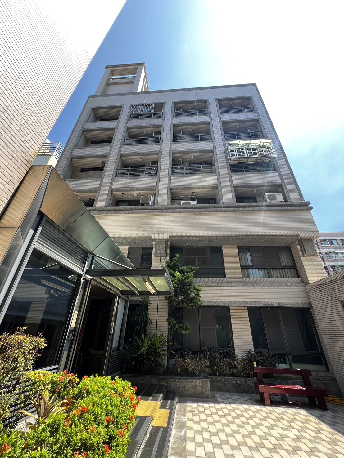 ♫黃瀅庭♫★鼎中商圈★文藻學院電梯收租小資宅 高雄市三民區文藻誠品買房子、房屋出售 樂屋網