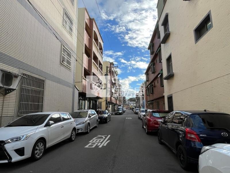 桃園市中壢區龍東八街透天厝龍岡稀有前院邊間大透天 房屋出售 樂屋網