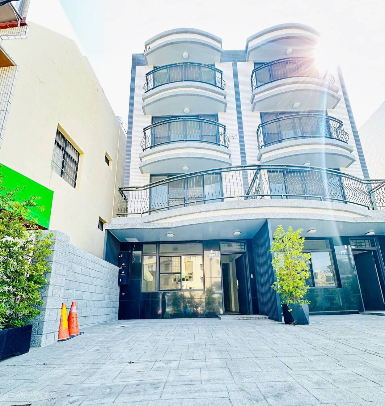 高鐵心綠都台中市烏日區學田路別墅全新未住烏日高鐵門前停車別墅可停雙車 房屋出售 樂屋網