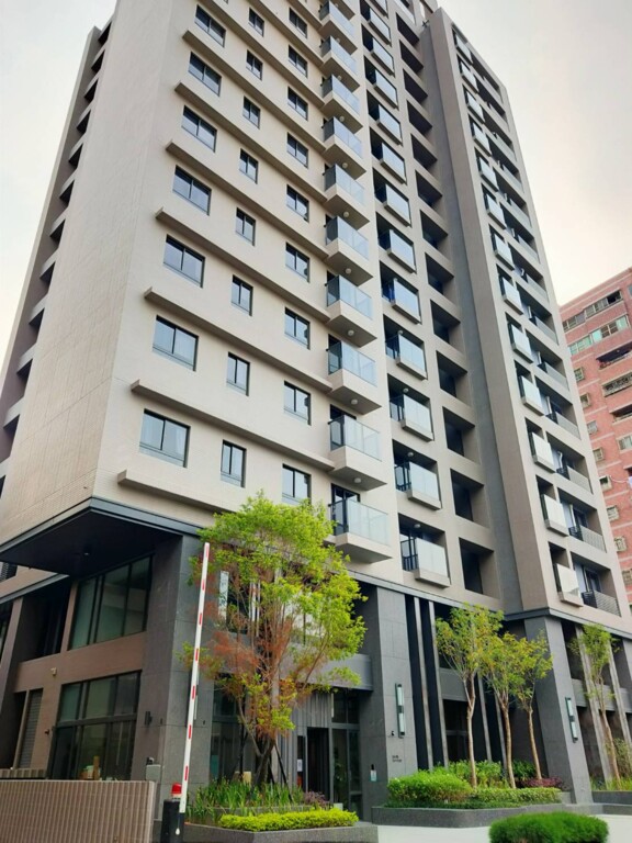 圓禾向青高雄市左營區重仁路電梯大廈北高雄高鐵新光三越商圈10樓2年屋 房屋出售 樂屋網