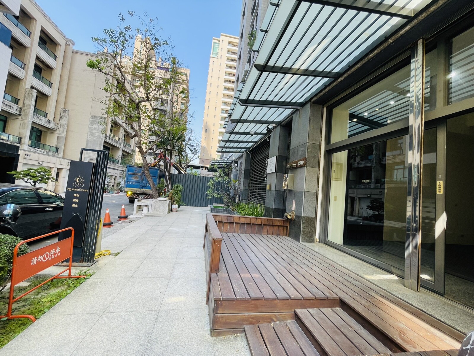 住商柯慈依~美術館優雅質感 精緻店面住家 高雄市鼓山區國城天廈買房子、房屋出售 樂屋網