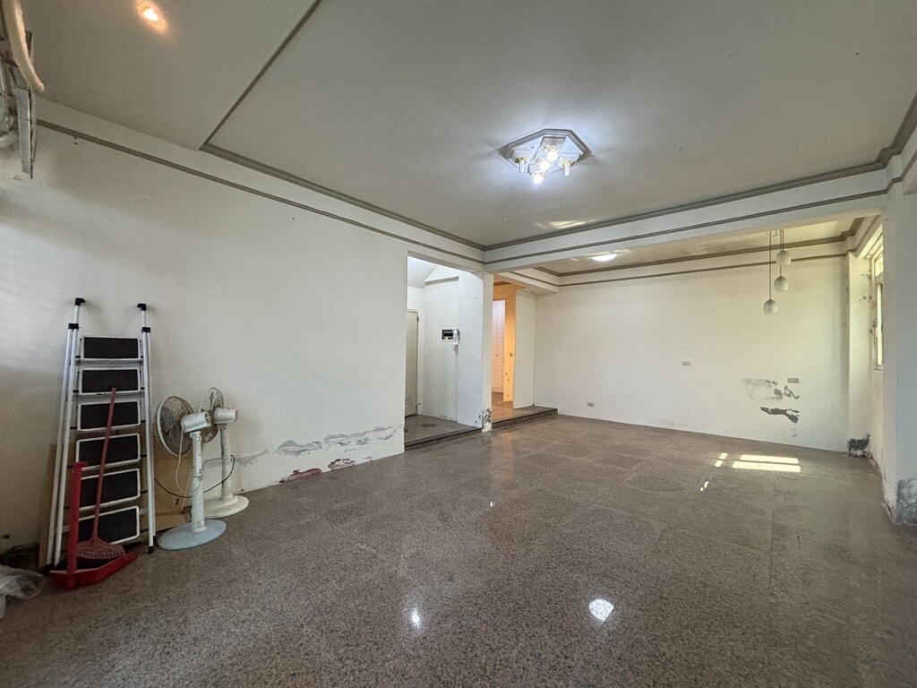 基隆市中山區復興路透天厝天空之城景觀屋~買屋請洽美美 房屋出售 樂屋網