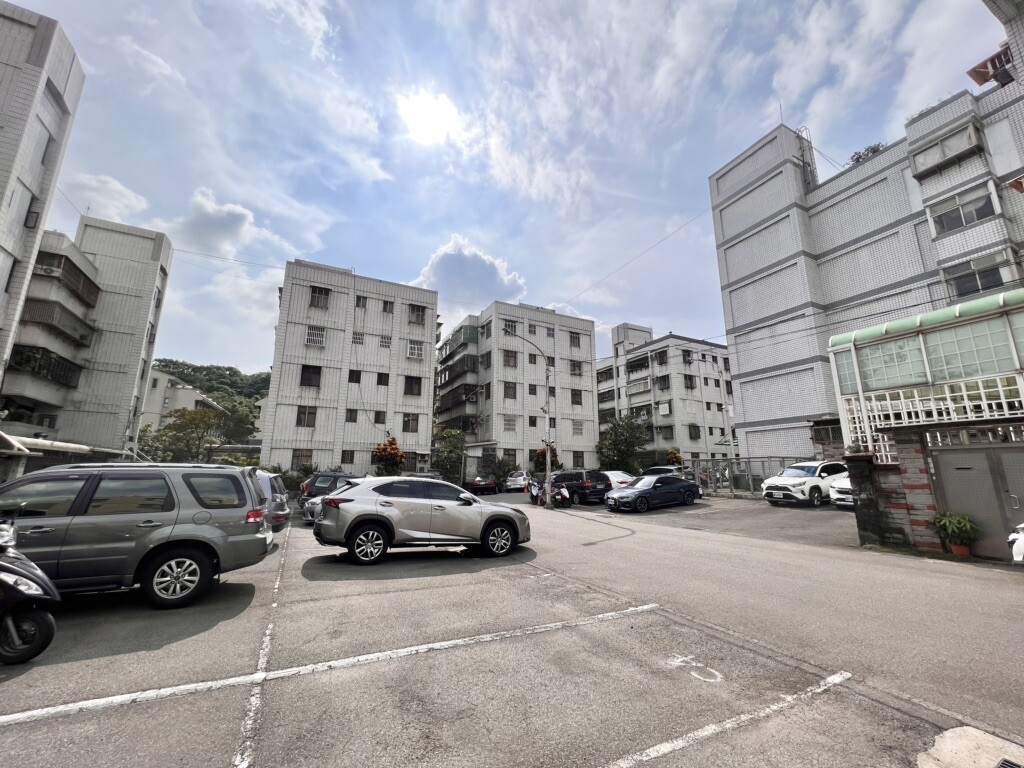 中興華城桃園市龜山區光明街公寓專 龜山中興華城三房車 宜誠不動產 房屋出售 樂屋網