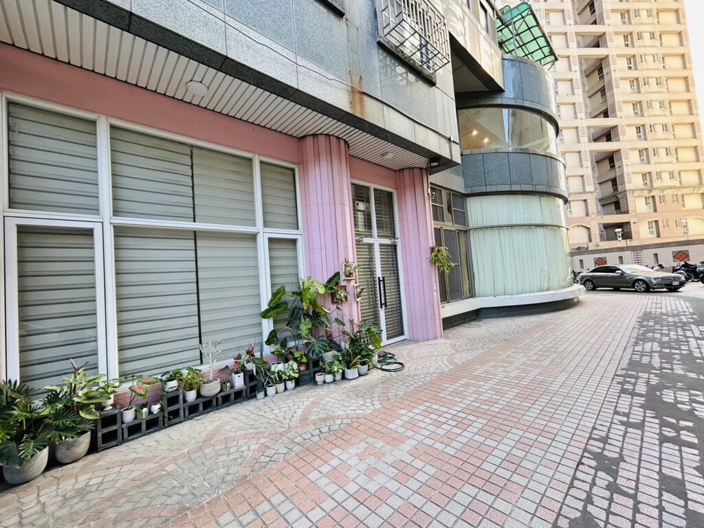 皇龍太皇園帝家太皇園台南市北區公園南路電梯大廈北區太皇園夢幻12樓店墅 房屋出租 樂屋網