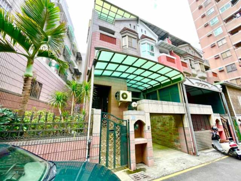高雄市三民區建工路透天厝!吸鈔店面!建工商圈麥當勞車水馬龍一日三市 房屋出售 樂屋網