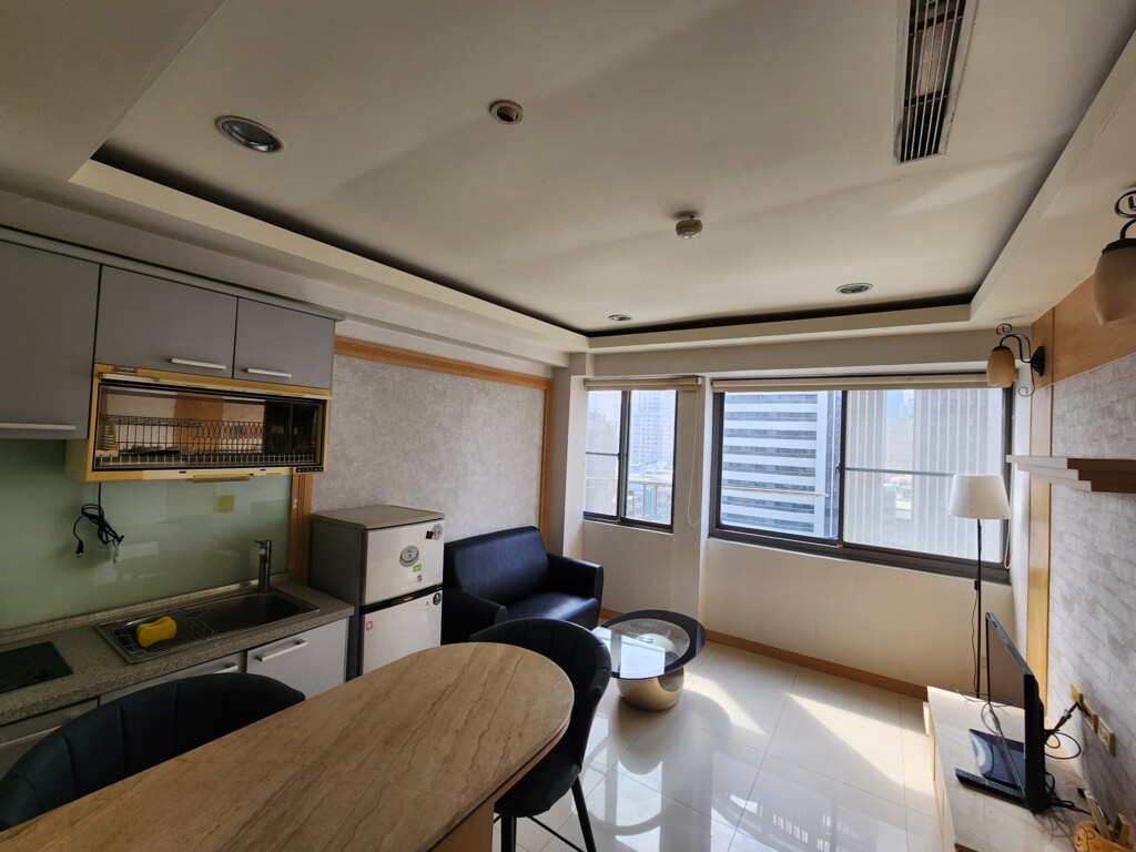 天星大樓高雄市前金區允文街電梯大廈漢神本館天星明亮1房1廳 房屋出租 樂屋網