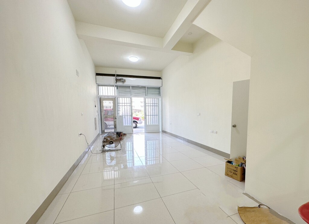 高雄市楠梓區慶昌街透天厝左營高鐵 莒光商圈臨路翻新透天店住近捷運站 房屋出售 樂屋網