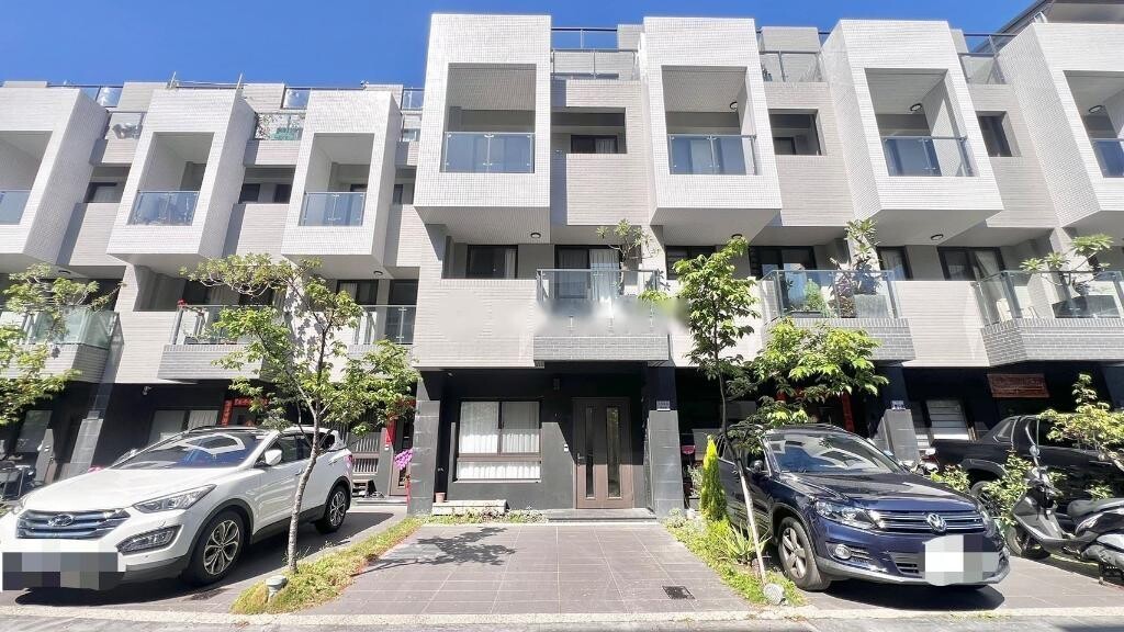 阿家專任!潭子全新四房雙車別墅|近好市多 台中市潭子區青色朗朗買房子、房屋出售 樂屋網