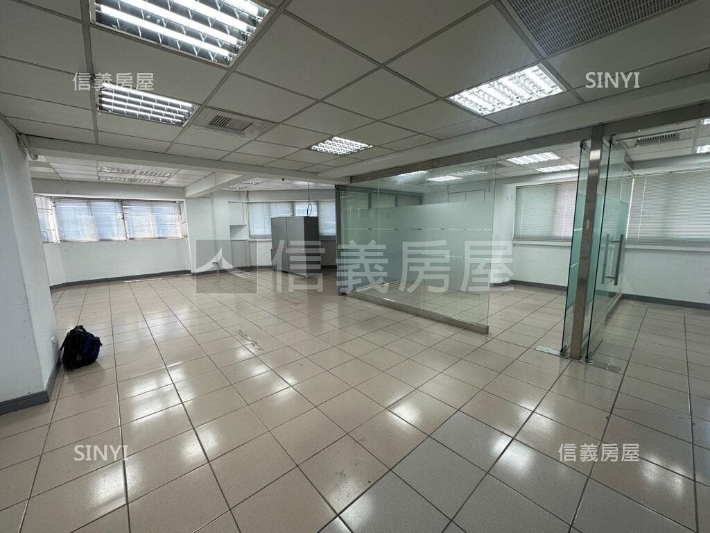 台北市中正區羅斯福路一段辦公黃金三角窗辦公 房屋出租 樂屋網