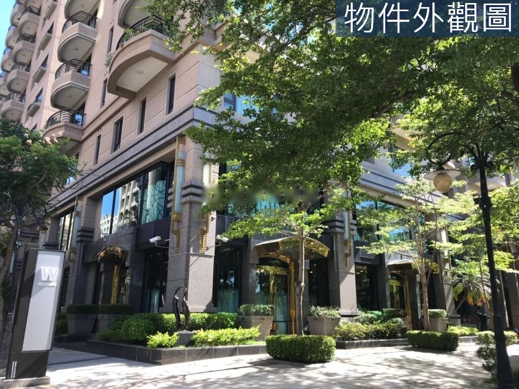 美術館第一排超大面寬三角窗金鑽店 高雄市鼓山區皇苑人文臻藏買房子 樂屋網