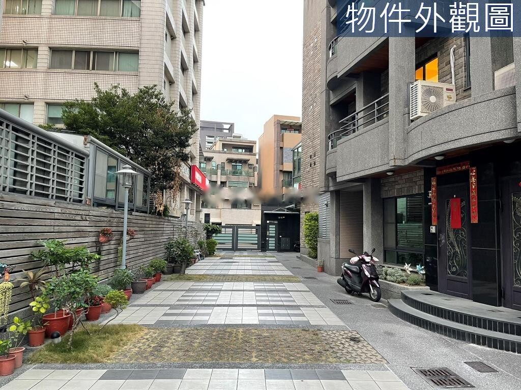 正義車站大地坪邊間可停4車別墅 高雄市三民區買房子、房屋出售 樂屋網